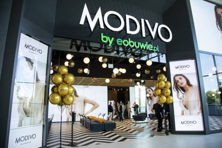 Modivo Fashion Club program lojalnościowy dla stałych klientów - oFree.pl